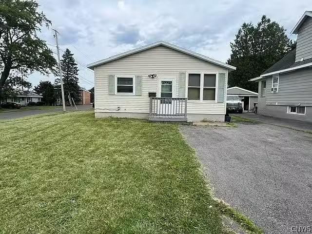 Charming 3 Bed Home in Syracuse $1850/mo Available 09/01/2.