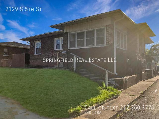 Charming 3 Bed Home in Springfield with Spacious 1245 Sq Ft Layout!