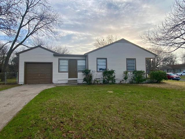 Charming 3 bedroom, 1 bath home with a 1 car garage in a desirable East Dallas location! This well maintained home features granite countertops, stainless steel appliances, updated finishes, and plenty of natural light.