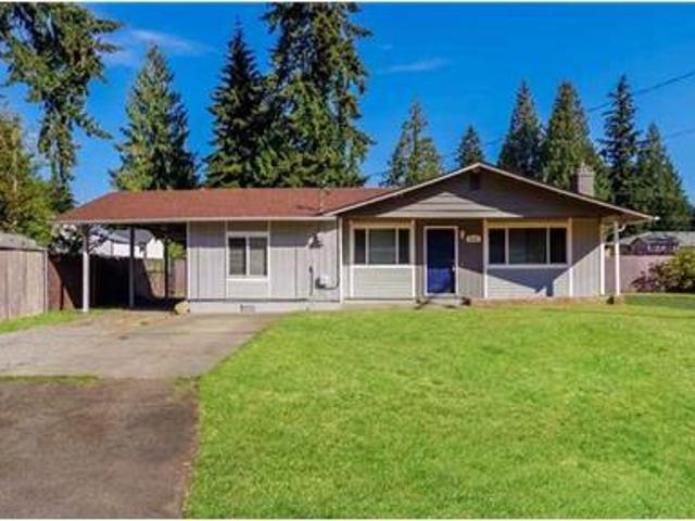 charming 3 bedroom 2 bathroom house !