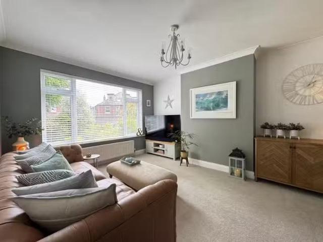 Cheap 3 bedroom detached house for rent in Darracott Road, Bou.