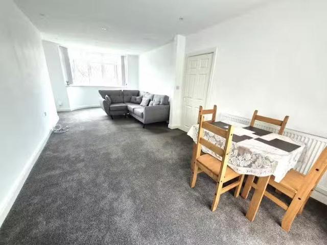Cozy 3 bedroom detached house for rent in Rowton Drive, Street.