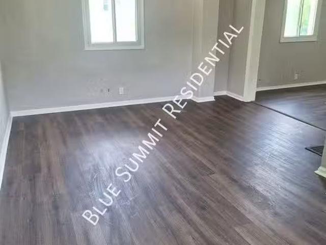 Charming 3 Bedroom Family Home 199 W 5th St