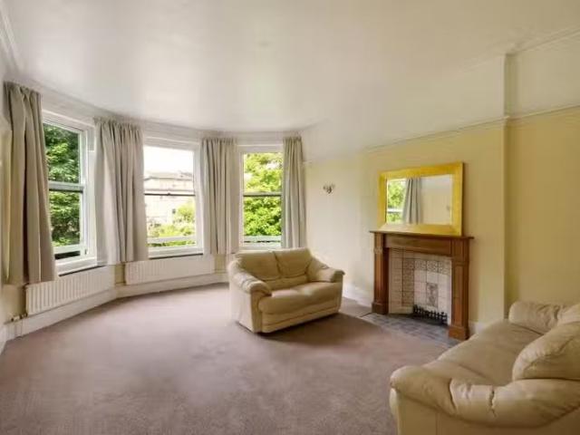 Charming 3 bedroom flat for rent in Eaton Crescent, Clifton, BS8