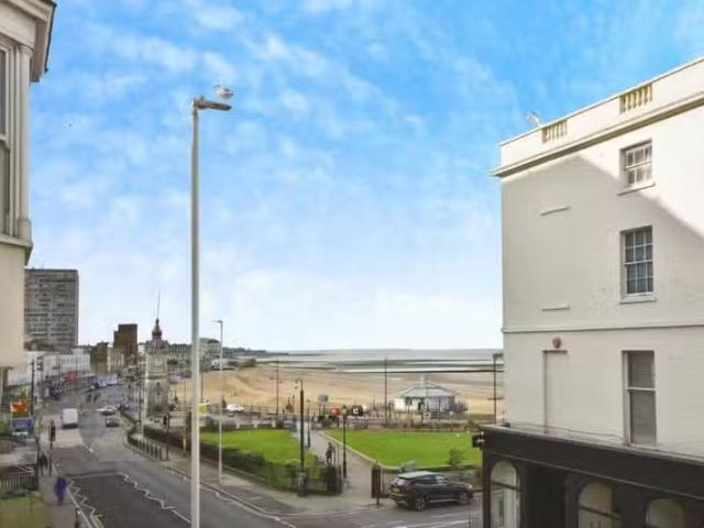 New 3 bedroom flat for rent in Marine Garden, Margate, CT9 1UH.