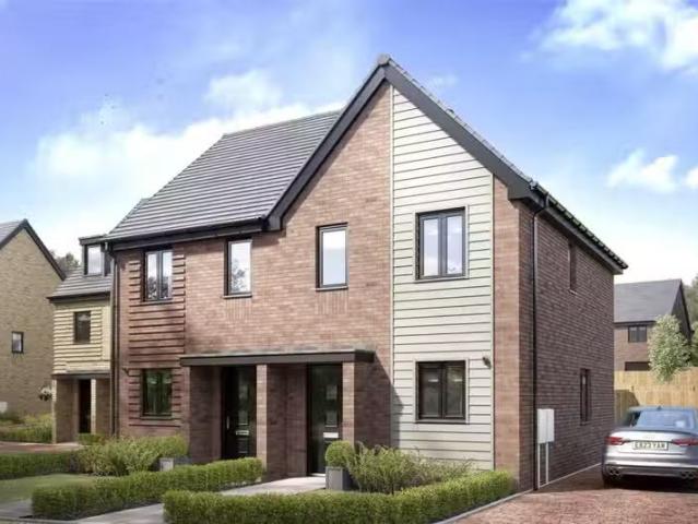 Just in! 3 bedroom house for rent in Curtis Road, Bishop's Sto.