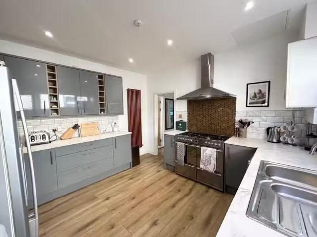 Nice 3 bedroom house for rent in Grand Avenue, Southbourne, BH6