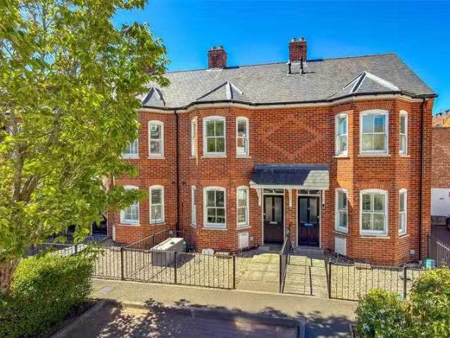 Charming 3 bedroom house for rent in Wetherall Mews, St. Alban.