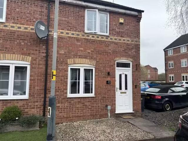 Cheap 3 bedroom House to rent, Waterside, Longford, CV6 £1,30.