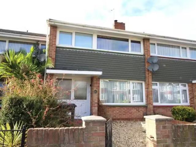 Deal! 3 bedroom Mid Terrace House to rent, Lower Drayton Lane.