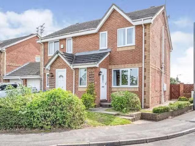 Charming 3 bedroom Semi Detached House to rent, Grange Court.