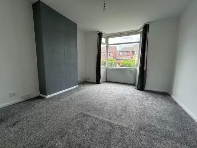 Cheap 3 bedroom semi detached house for rent in Hanbury Road.