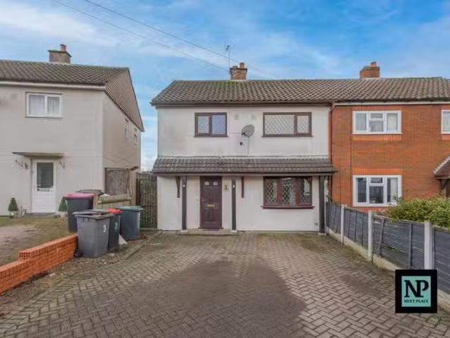 New 3 bedroom semi detached house for rent in Queens Way, Dord.