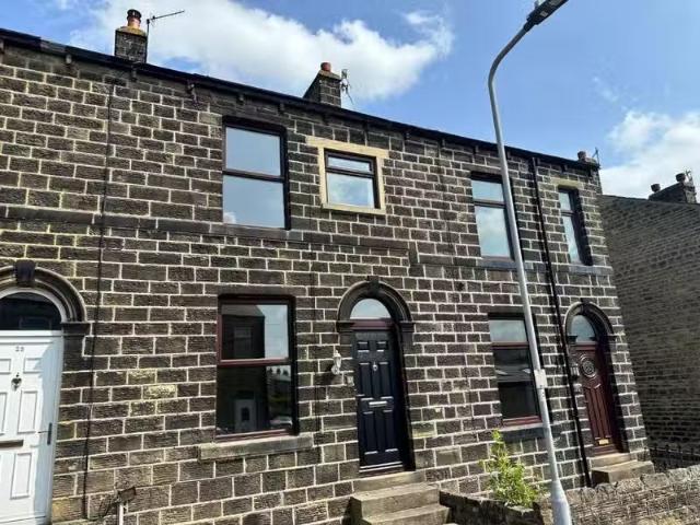 Just in! 3 bedroom terraced house for rent in Hothfield Street.