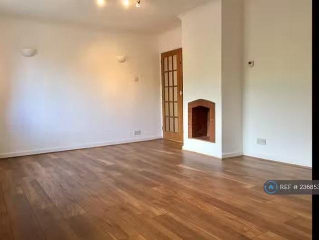 Cheap 3 bedroom terraced house for rent in Molescroft, Harpend.