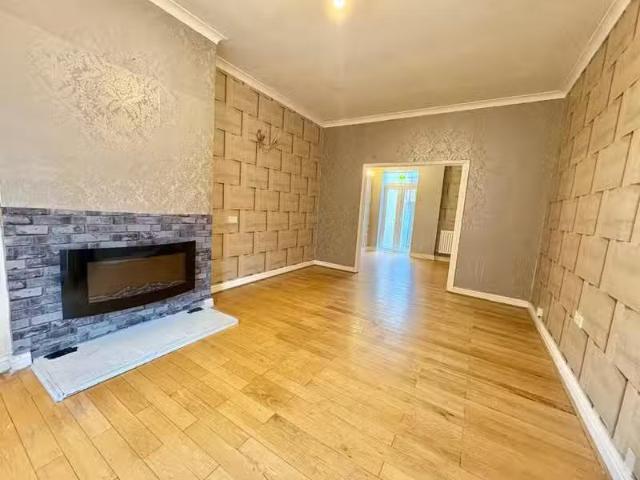 Rental! 3 bedroom terraced house for rent in Scott Street, Shi.