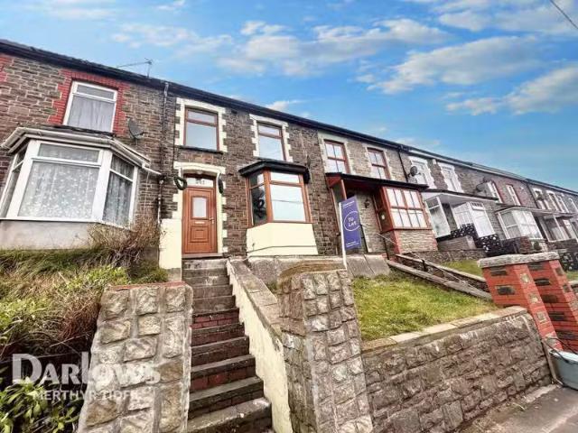 Cheap 3 bedroom terraced house for rent in Rhys Street, Tonypa.