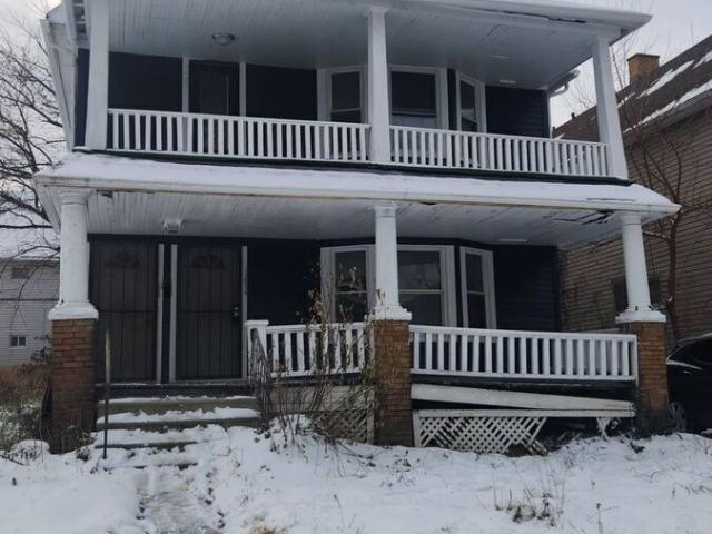 Charming 3 Bedroom Unit in Prime Location