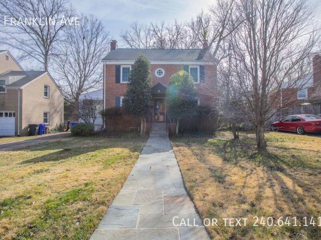 Charming 3 BR/2 BA Single Family Home in Silver Spring!