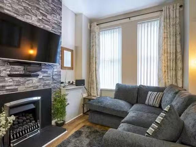 Cozy 3 BR Grace Avenue