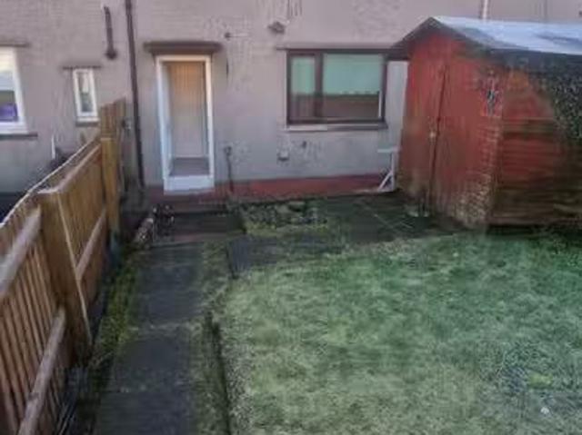 Unique 3 BR Property to rent in 53 High Street, Leslie, Glenro.