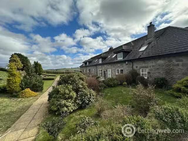 Charming 3 BR Property to rent in 5 The Cottages, Hillhead of.