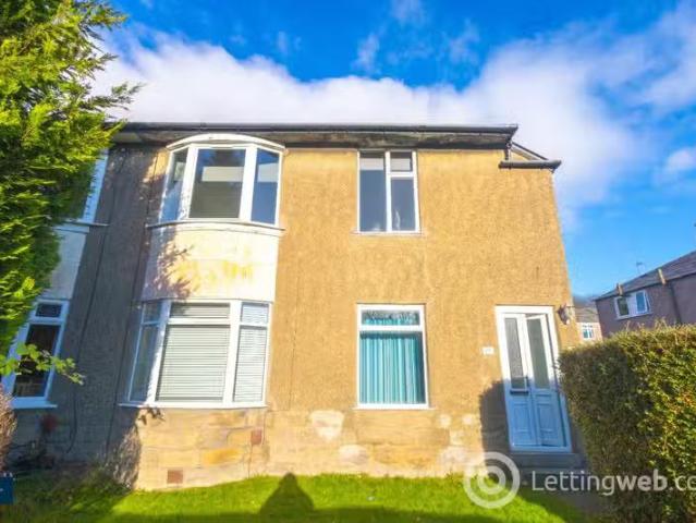 Cozy 3 BR Property to rent in 89 Kingsbridge Drive, Glasgow G4.