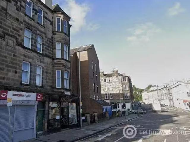 Rental! 3 BR Property to rent in Cadzow Place, Edinburgh, EH7