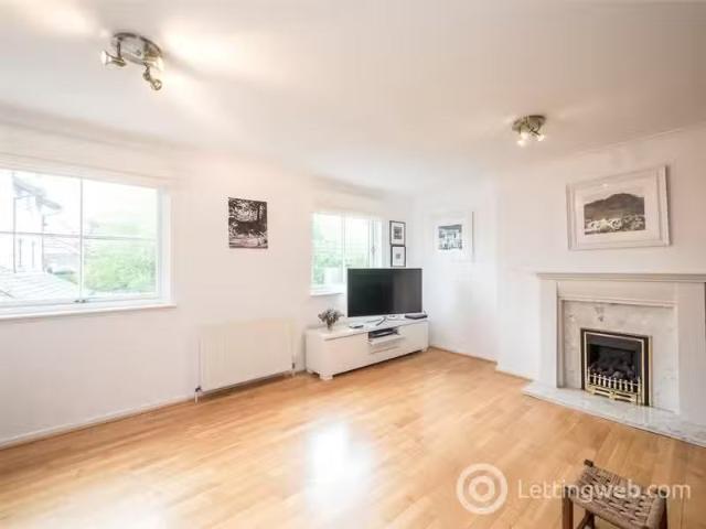 Charming 3 BR Property to rent in Balgreen Avenue, Edinburgh.