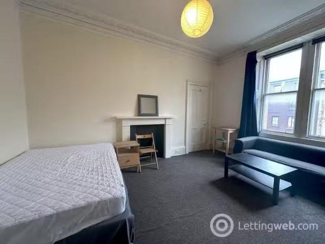 Unique 3 BR Property to rent in Brougham Street, Edinburgh