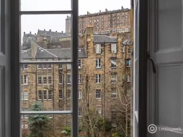 Charming 3 BR Property to rent in Grindlay Street, City Centre.
