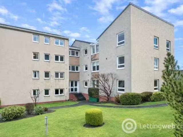 New 3 BR Property to rent in East Court, Ravelston House Park.