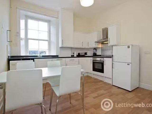 Deal! 3 BR Property to rent in Meadowside, City Centre, Dundee.