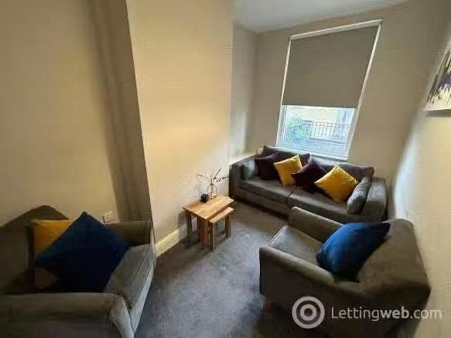 Charming 3 BR Property to rent in Waterloo Promenade, The Arbo.