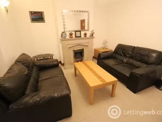 Cheap 3 BR Property to rent in Wellbrae Terrace, Aberdeen, AB15