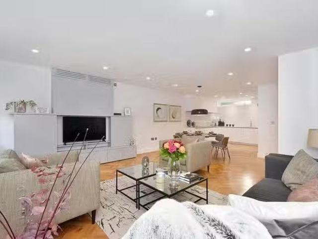 Rental! 3 BR The Royal Arcade