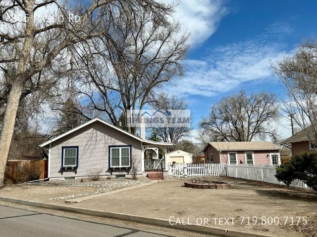 CHARMING 3BD/2BA RANCH STYLE HOUSE CORNER LOT! Security Deposit Waiver Available