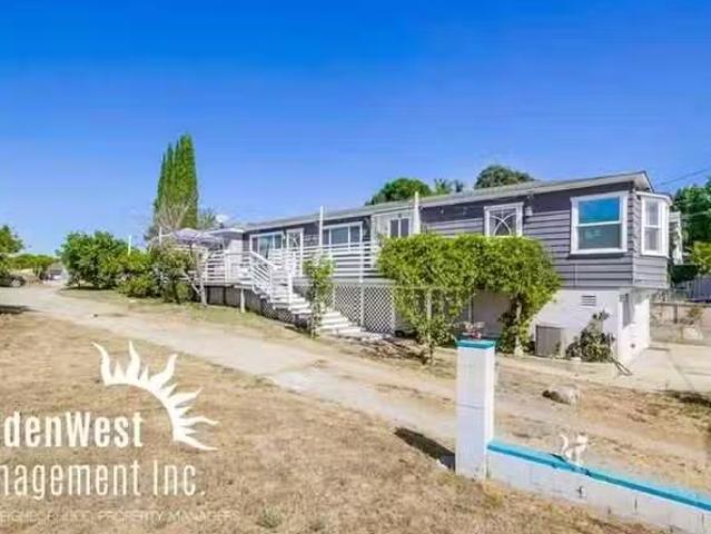 Charming 3Bdm 2Ba home located in the heart of La Mesa MI Sp.