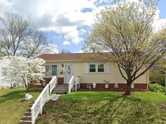 Charming 3BR 1.5BA Home in Oxon Hill $2500/month 6612 March Dr