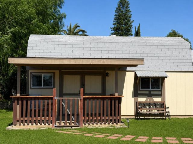 Charming Tiny Home with Private Patio