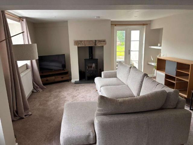 Charming two bedroom cottage in excellent condition, just a short stroll from Cockermouth town centre