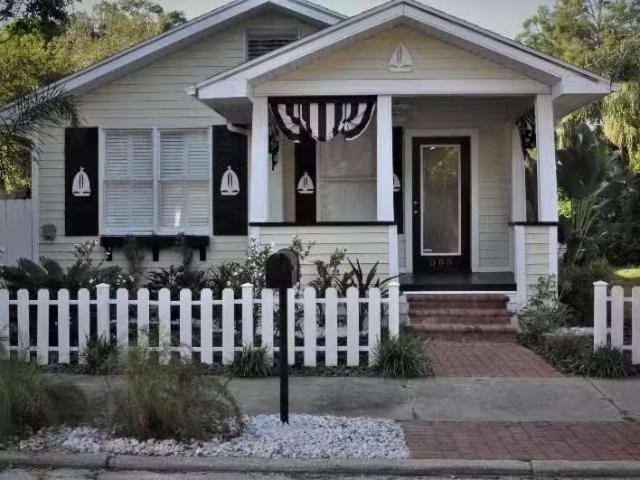 CHARMING TWO BEDROOM NEAR BEACH AND FUN 305 Marshall St