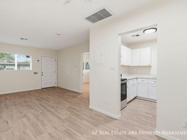 Charming Updated 1BD in Prime Central Location!