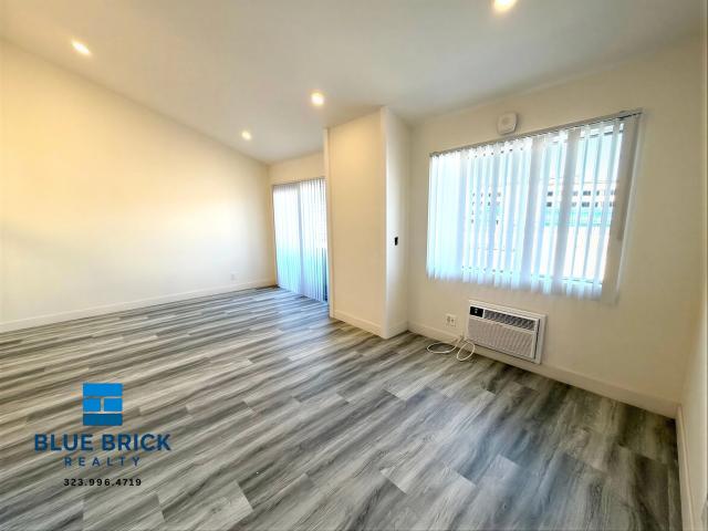 Charming Valley One Bedroom with Modern Appliances, Parking & Pet Friendly Living
