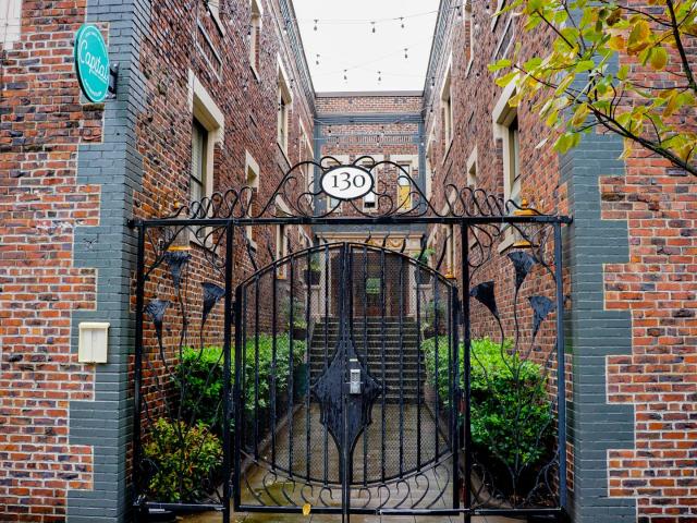 Charming Vintage Studio Near Providence Park & Pearl District