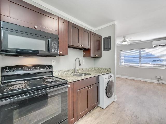 Charming Villas with Private Yard & Laundry in Palma Ceia 2 Bedroom Apartment for Rent at 1048 S Clearview Ave, Tampa, FL 33629 Golfview