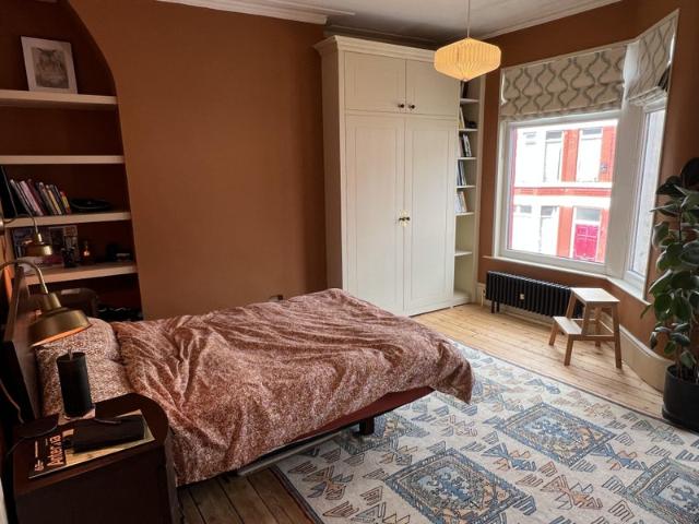 Charming & well furnished home 2 bed + 1 office