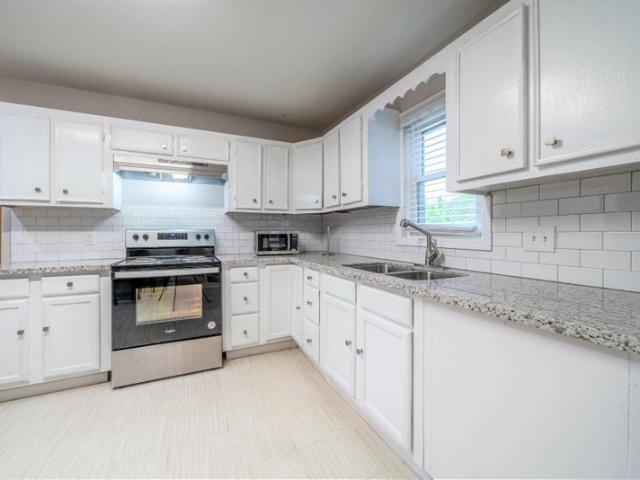 Charming Acres Homes Near Space Center & Museum