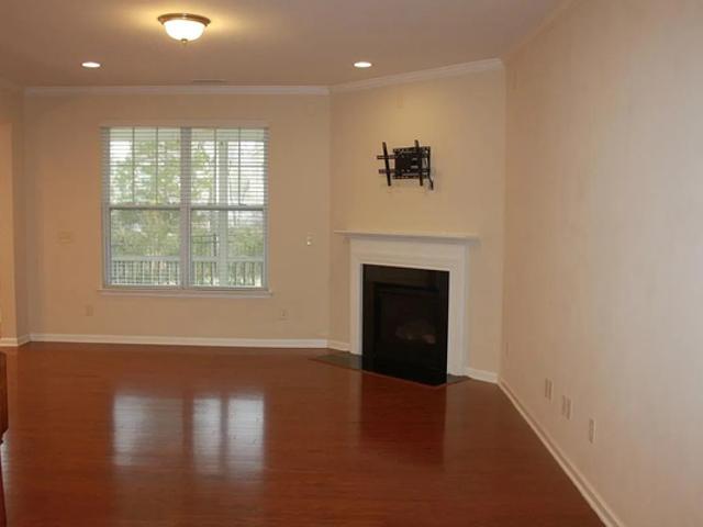 Charming Amberly Townhome with 4 Total Parking Spaces!* Welcome to 122 Skyros Loop, a beautifully maintained 3 bedroom, 2.5 bath townhome in the sought after Amberly community of Cary, NC.