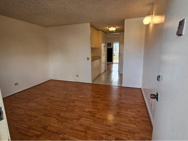 Charming and Cozy Condo with Ocean Views“In Town”